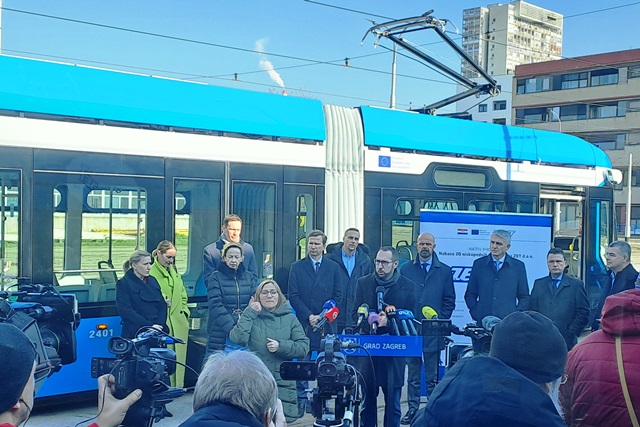 Predstavljen prvi novi tramvaj NT2400 ZET - Javni prijevoz u Zagrebu